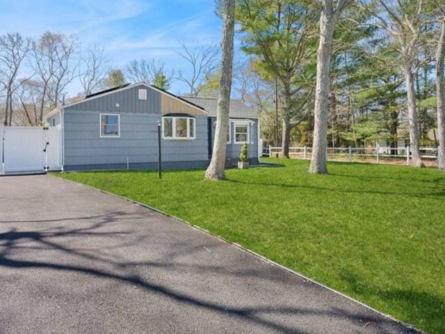 Bay Ave, Hampton Bays, Home For Sale
