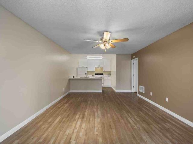 Bay Breeze 1 Bedroom Apartment for Rent at 1939 Wallace Ave, Costa Mesa, CA 92627 Westside Costa Mesa