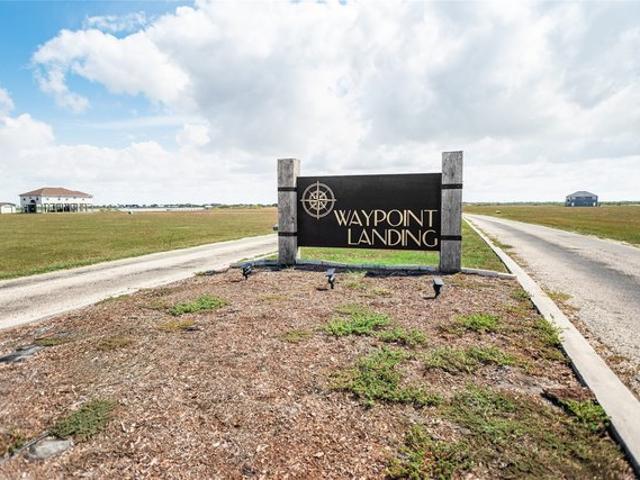 Bay Dr, Palacios, TX 77465