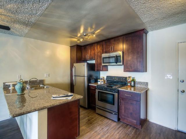 Bay on 6th Studio Apartment for Rent at 1920 6th St, Santa Monica, CA 90405 Ocean Park