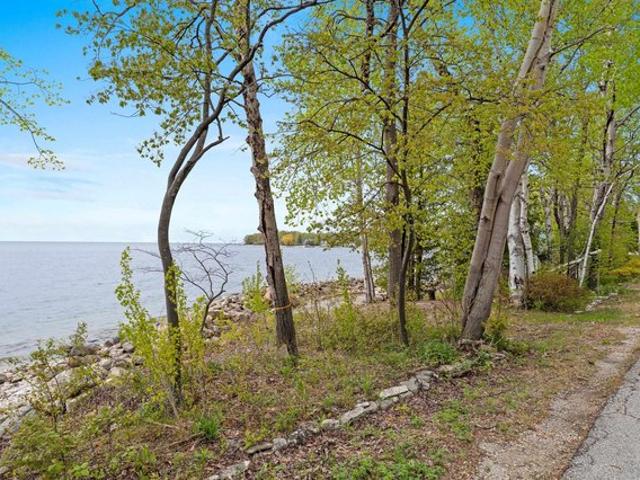 Bay Shore Dr, Sturgeon Bay, WI 54235