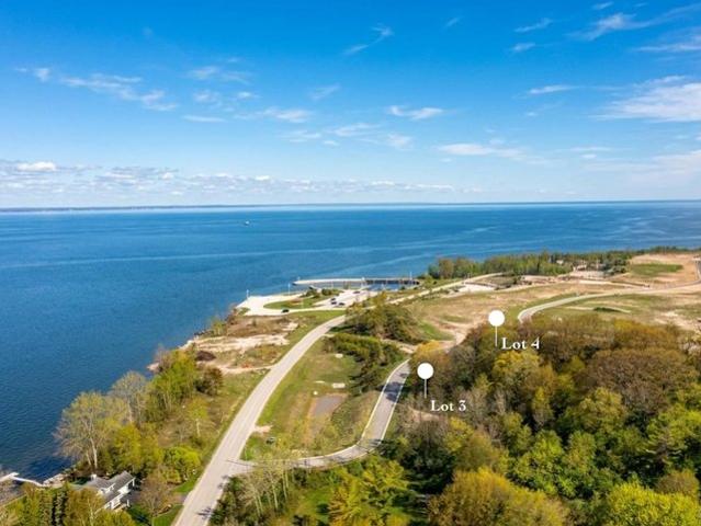 Bay Shore Heights Dr Unit 4, Sturgeon Bay, WI 54235