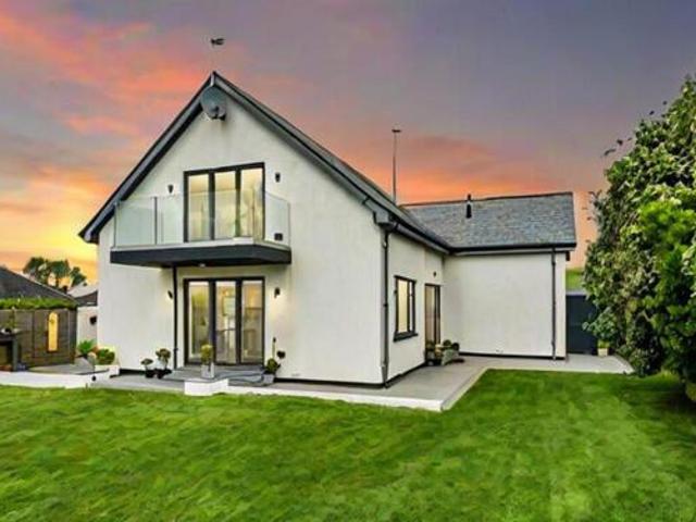 Bay Road, Trevone, 6 Bedroom Detached