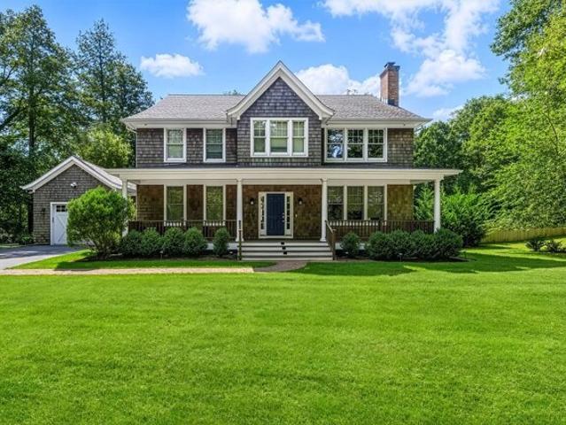 Bay Woods Dr, Hampton Bays, Home For Sale