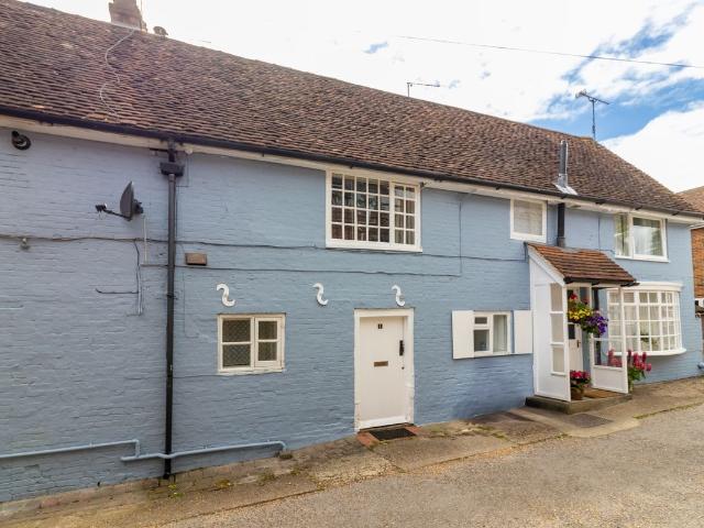 Bay Tree Yard, Alresford, Hampshire SO24, 1 bed flat to rent, £895 pcm | PrimeLocation