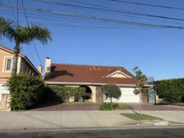 Bay View Ave