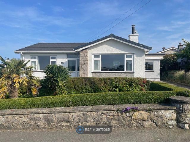 Bay View Road, Benllech, Tyn Y Gongl LL74, 2 bed bungalow to rent, £975 pcm | PrimeLocation