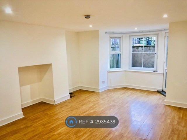 Bay View Road, Colwyn Bay LL29, 2 bed flat to rent, £775 pcm | PrimeLocation