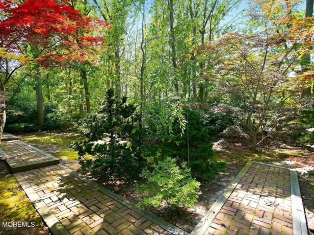Bayhill Rd, Leonardo, Home For Sale