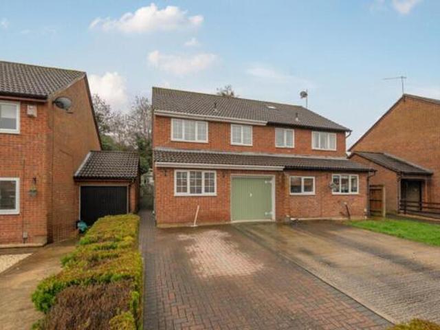 Bayleaf Avenue, Woodhall Park, 3 Bedroom Semi detached