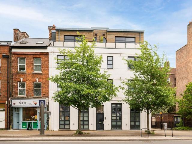 Baylis Road, Waterloo, London, SE1 2 bed flat to rent £2,450 pcm £565 pw
