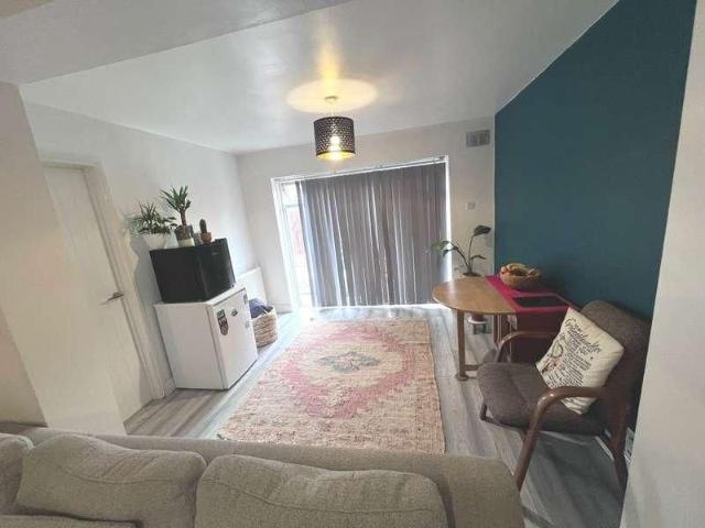 Baylis Road, Slough, SL1