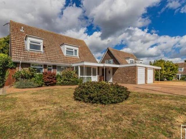 Baynards Crescent, Kirby Cross, 4 Bedroom Detached