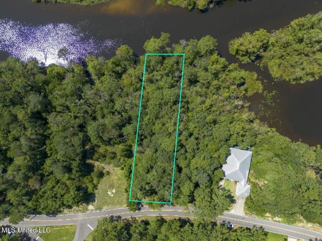 Bayou Cir, Diamondhead, MS 39525 | MLS #4089