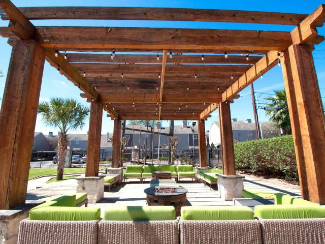 Bayou Park Apartments 1 Bedroom Apartment for Rent at 4400 Memorial Dr, Houston, TX 77007 Washington Ave Memorial Park