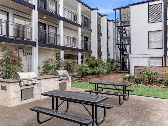 Bayou Park Apartments 1 Bedroom Apartment for Rent at 4400 Memorial Dr, Houston, TX 77007 Washington Ave Memorial Park