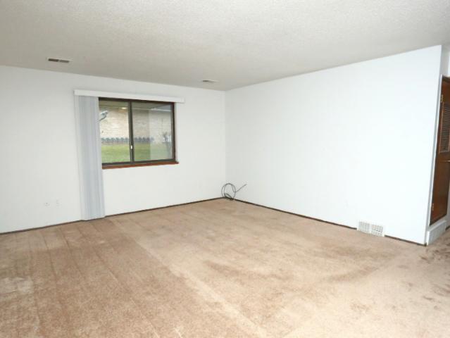 Baypointe 2 Bedroom Apartment for Rent at 3155 Shattuck Arms Blvd, Saginaw, MI 48603