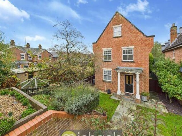 Bays Drive, Halstead, 5 Bedroom Detached