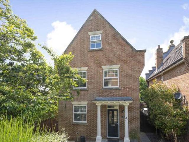 Bays Drive, Halstead, 5 Bedroom Detached