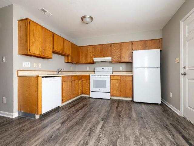 Bayshore Townhomes 1 Bedroom Home for Rent at 5501 Bayshore Ct, Louisville, KY 40258 Pleasure Ridge Park