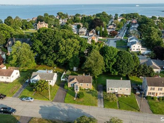 Bayshore Dr, New London, Home For Sale