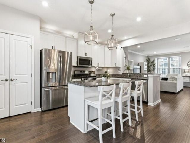 Bayside Ct, South Amboy, Condo For Sale