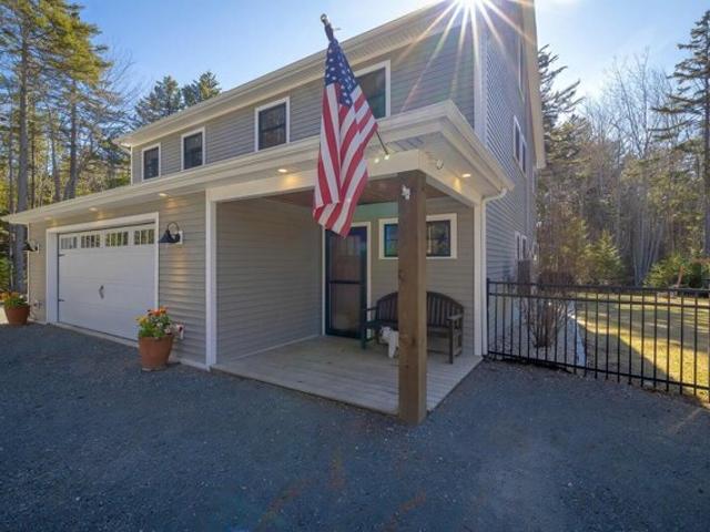 Bayside Rd, Trenton, Home For Sale