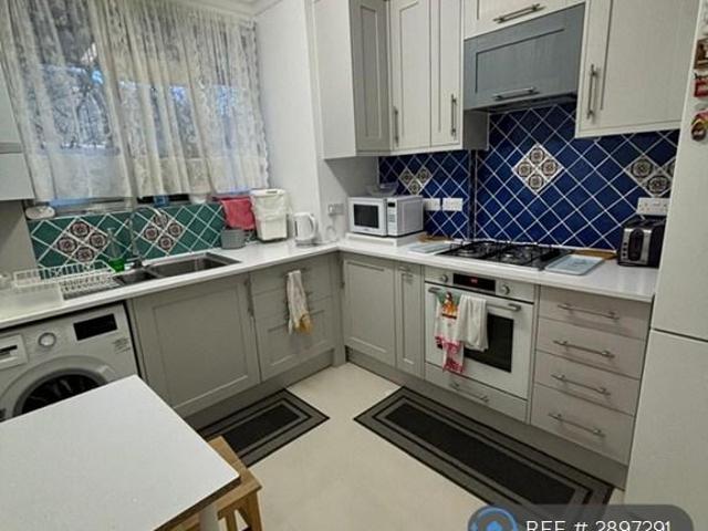 Bayswater, London, W2 1 bed in a flat share to rent £1,150 pcm £265 pw