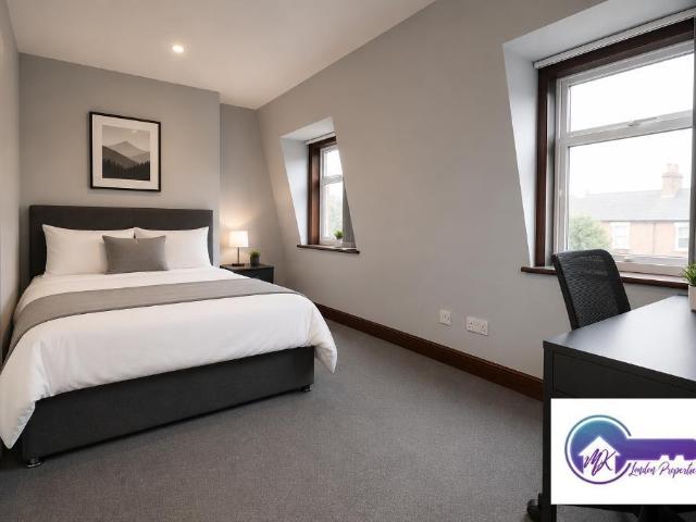 Bayswater, London W2 3 bed flat to rent £4,000 pcm £923 pw