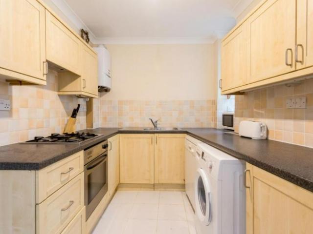 Bayswater, London W2 3 bed flat to rent £5,500 pcm £1,269 pw