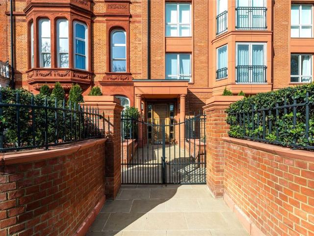 Bayswater Road, W2