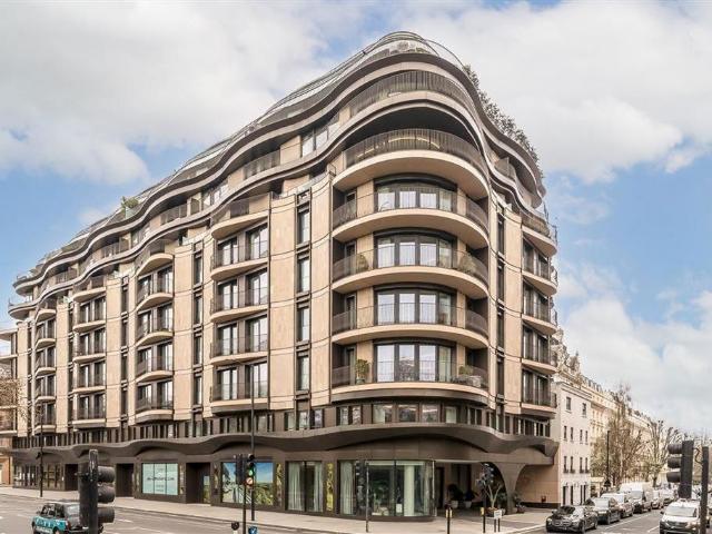 Bayswater Road, London W2 3 bed flat to rent £30,329 pcm £6,999 pw