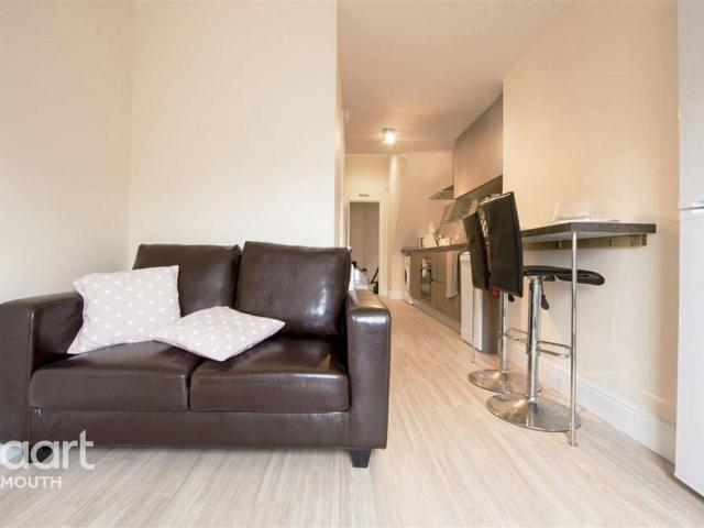 Bayswater Road, PLYMOUTH 2 bed flat to rent £1,083 pcm £250 pw