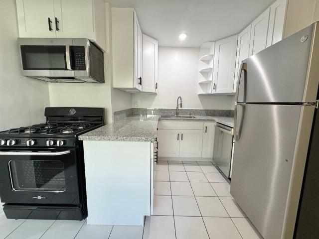 BB 2 Bedroom Apartment for Rent at 8386 Blackburn Ave, Los Angeles, CA 90048 Mid City West