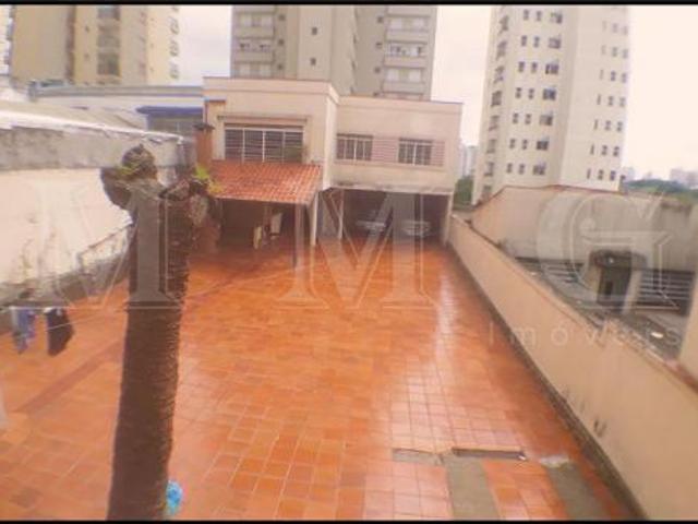 Bem localizado sobrado na Vila Mariana com 350m² de terreno próximo ao Metro