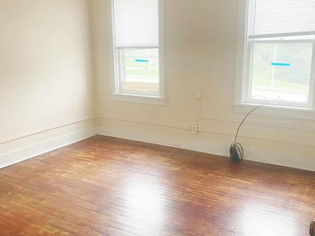 Bemis Ridge Studio Apartment for Rent at 3519 Cuming St, Omaha, NE 68131 Gifford Park