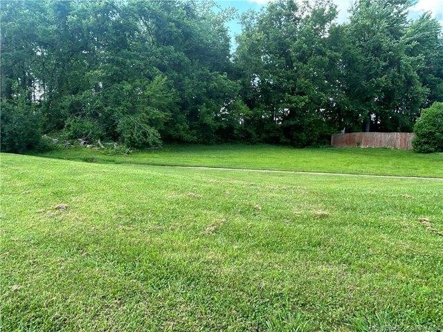 Bent Grass Ln, Jeffersonville, IN 47130
