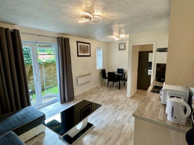 Bentinck Road, West Drayton UB7, 1 bed flat to rent, £1,250 pcm | PrimeLocation