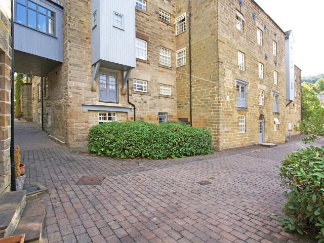 Bentley Brook, Matlock DE4, 2 bed flat to rent, £1,300 pcm | PrimeLocation