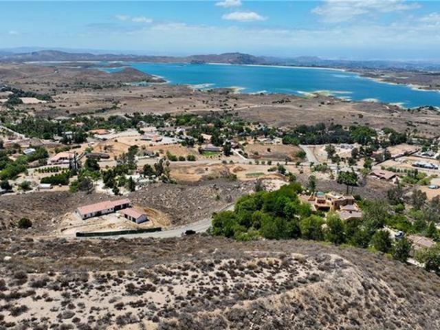 Bentley Dr, Lake Mathews, CA 92570