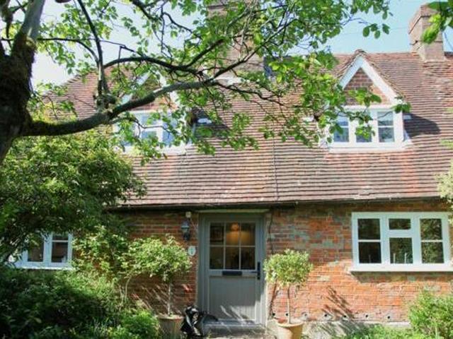 Bentley, Farnham, 2 Bedroom Semi detached