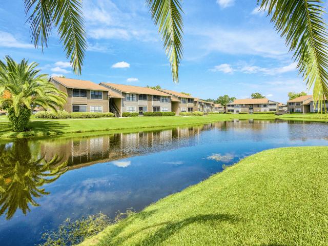 Bentley Green Apartment Homes 1 Bedroom Apartment for Rent at 8214 Princeton Square Blvd E, Jacksonville, FL 32256 Royal Lakes