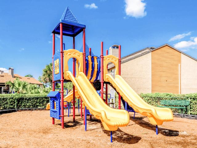 Bentley Green Apartment Homes 2 Bedroom Apartment for Rent at 8214 Princeton Square Blvd E, Jacksonville, FL 32256 Royal Lakes