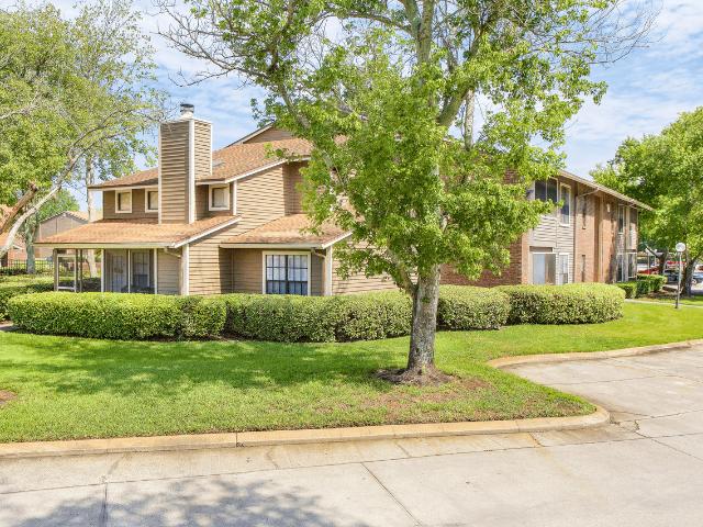 Bentley Green Apartment Homes 2 Bedroom Apartment for Rent at 8214 Princeton Square Blvd E, Jacksonville, FL 32256 Royal Lakes
