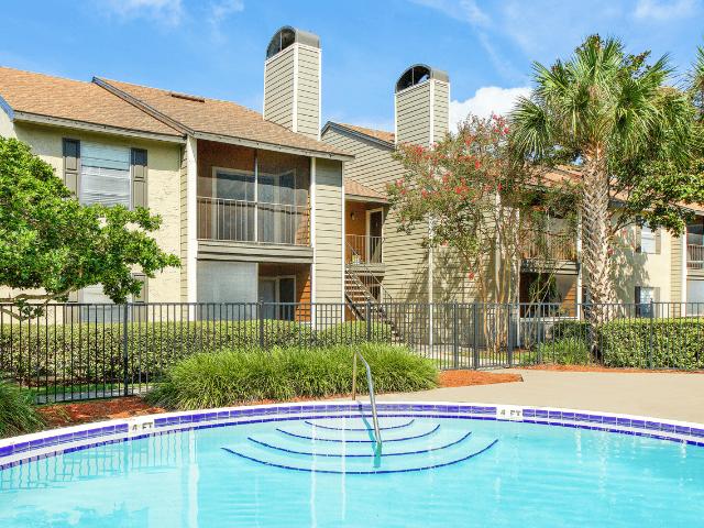 Bentley Green Apartment Homes 2 Bedroom Apartment for Rent at 8214 Princeton Square Blvd E, Jacksonville, FL 32256 Royal Lakes
