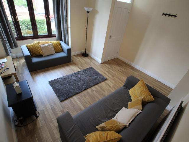 Bentley Grove, Meanwood, Leeds, West Yorkshire LS6, 4 bed terraced house to rent, £568 pcm | PrimeLocation