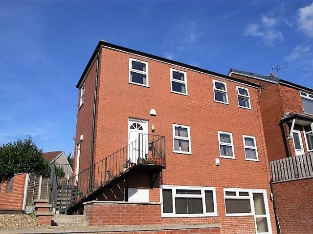 Bentley Parade, Meanwood, Leeds LS6, 2 bed terraced house to rent, £950 pcm | PrimeLocation