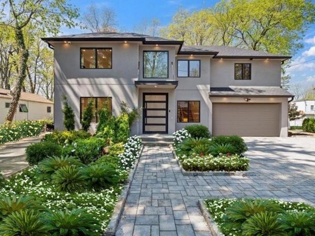 Bentley Rd, Great Neck, Home For Sale