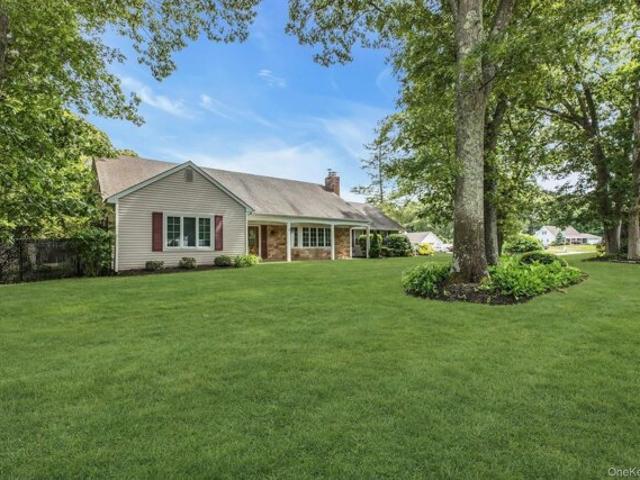 Bently Ln, Stony Brook, Home For Sale