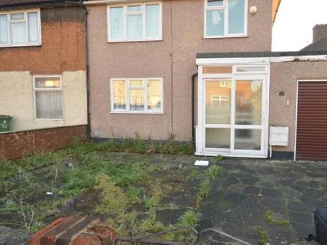 Bentry Road, London, RM8 3PP, United Kingdom | 3 bed duplex for rent #167642462 | Rentberry